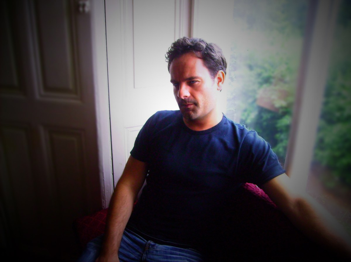 Darren Parry Stops The World Turning With New Single – M.T.V.rock